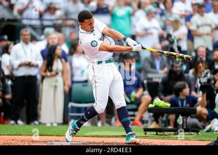 Seattle Mariners' 2023 first-round draft pick Tai Peete jogs on the ...