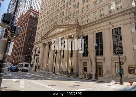 Wintrust Financial Corporation In Chicago Building Facade Exterior In ...