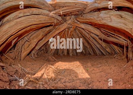 Navajo Indian, Navajo Hogan, traditional hut, Monument Valley, Utah ...