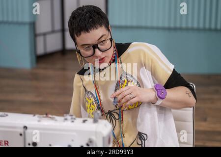 PROJECT RUNWAY, contestant Hester Sunshine, Toying with Fashion ...