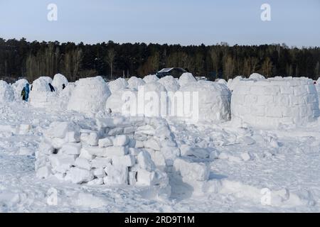Competition for the construction of an igloo, a national shelter from the cold of the northern ...