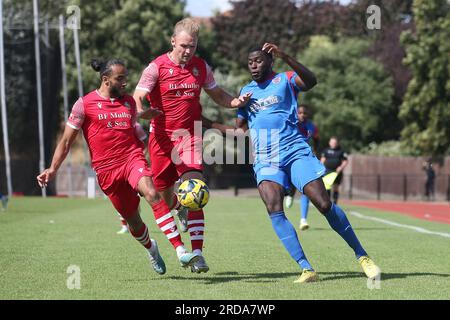 Inih Effiong of Dagenham and Tommie Hoban of Hornchurch during ...