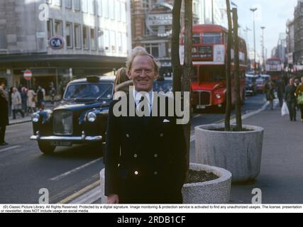 Gordon Jackson. 19 december 1023 - 15 january 1990. Scottish actor best ...
