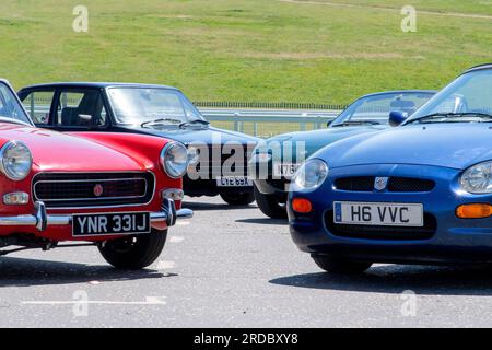 Great sports cars of different generations - Mk1 MA Mazda MX5, MG ...