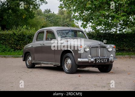 1964 Rover P4, classic British luxury saloon Stock Photo - Alamy