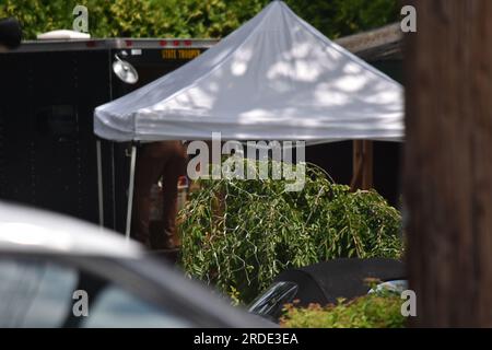 Authorities take out boxes of evidence from Rex Heuermann's house ...