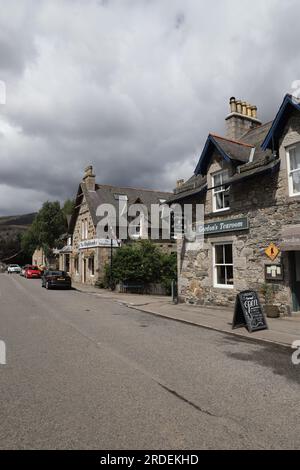 Braemar village, Gordon's tearoom and cafe in Braemar, Aberdeenshire ...