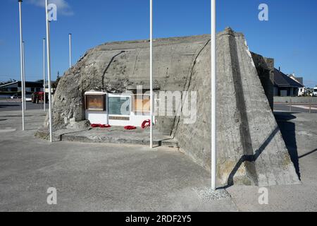 GERMAN CONCRETE BUNKER BEACH GUN Fortification historic WW2 Nazi gun ...