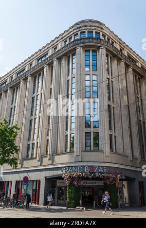 1930s Architecture Shopping Centre Shops Neasden Parade NW10 Stock ...