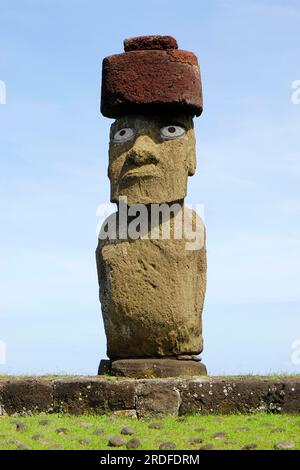 Moai stone sculpture (Roa (fish) ) Hanga, Rapa Nui, Easter Island ...