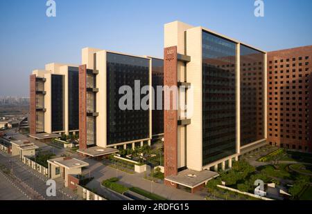 Perspective of facade. Surat Diamond Bourse, Surat, India. Architect ...