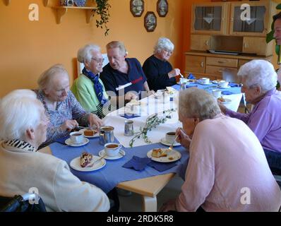 Birthday party at the old people's home, coffee and cake in the ...