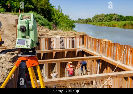 Electronic leveler device at the construction site ensure precise ...