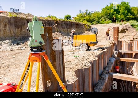 Electronic leveler device ensure precise measurements before ...