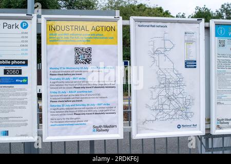 Wraysbury, Berkshire, UK. 22nd July, 2022. Wraysbury Railway Station ...