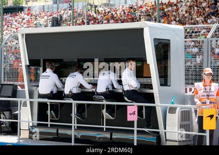COLE Simon (gbr), Chief Engineer Trackside at Mercedes AMG F1 Team ...