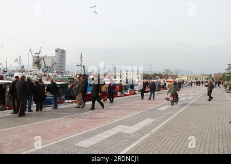 Fish market in town of Volos Stock Photo - Alamy