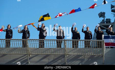 Royal Australian Navy - HMAS Sydney R17, was a Majestic-class light ...