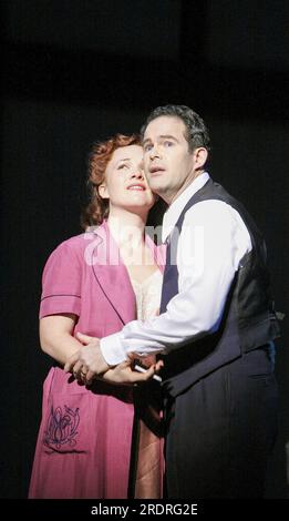 Gerald Finley (J Robert Oppenheimer) in DOCTOR ATOMIC at English ...