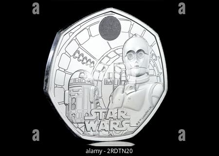 2023 Star Wars 50p coin featuring R2-D2 & C-3PO with King Charles III ...