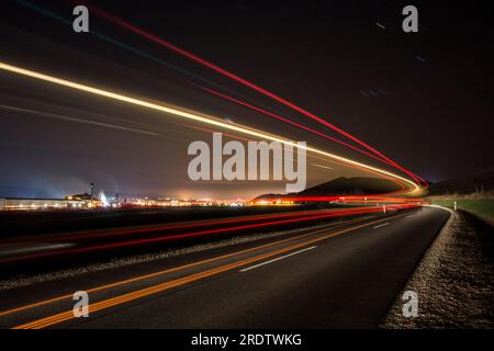 car lights draw a line Stock Photo - Alamy