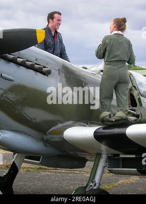 Carolyn Grace, female pilot and owner of Supermarine Spitfire Second ...