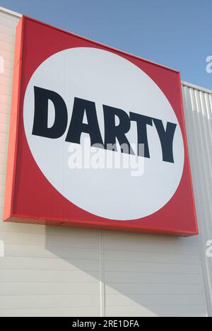 Darty logo. The Darty group specializes in household electrical ...