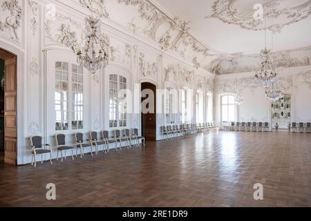 Rundale Palace interior. White room or White hall Stock Photo - Alamy