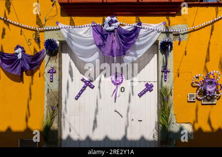 Easter decorations in the mythical Neighbourhood of Jalatlaco, Oaxaca ...