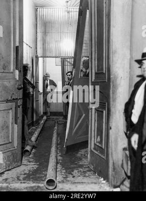 San Jose, California: November 27, 1933. The body of Thomas Thurmond ...