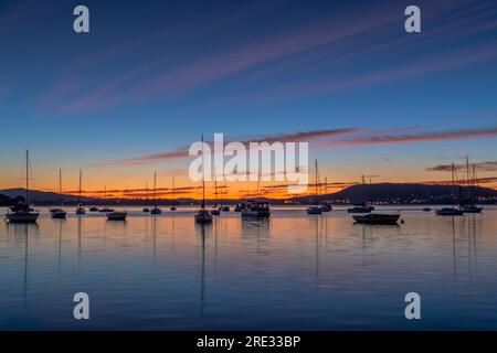 High cloud sunrise over Brisbane Water at Koolewong and Tascott on the ...