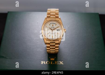 Vintage Rolex Day-Date ref 6611 in yellow gold Stock Photo - Alamy