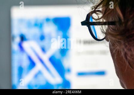 The Twitter sign in page displaying its new name, “X” on the sign-in ...