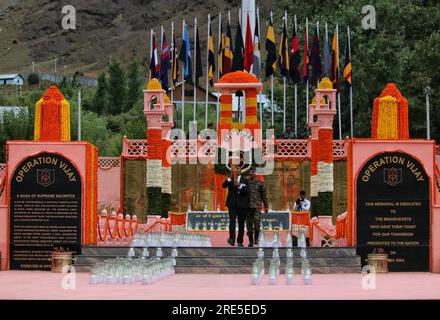 Soldiers Carry the Torch Stock Photo - Alamy