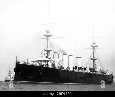 Royal Navy warship WW1 Stock Photo - Alamy