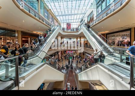 Busy escalators inside the Bullring shopping centre, Birmingham ...