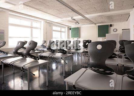 Empty classroom, seated, blackboard, beamer, metaplan wall, Stuttgart ...