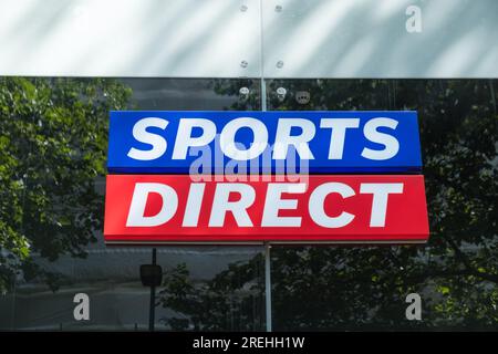 Sports Direct Shop Logo Stock Photo - Alamy