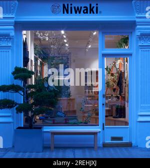 Shop exterior. Niwaki Store London, London, United Kingdom. Architect: Jones Neville, 2021 Stock ...