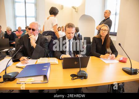 Julia Neigel bei der Ankunft am Oberverwaltungsgericht. Bautzen, 27.07. ...