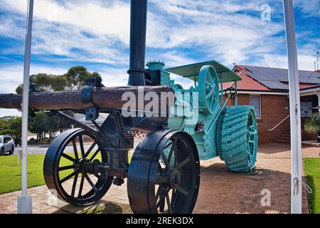 Antique restored steam engine and tractor Stock Photo - Alamy