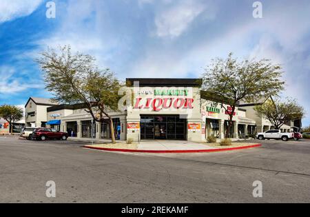 Retail liquor store front sign Stock Photo - Alamy