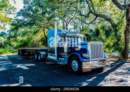 semi truck in america. freightliner trailer transportation. rig truck ...