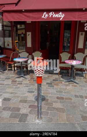 Paris, Poller // Paris, Bollard Stock Photo - Alamy