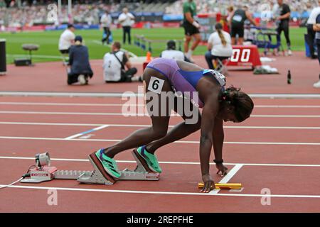 Annie TAGOE on the first leg for team Great Britain 1 in the Women's 4 ...