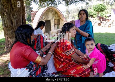 Toda women, Nilgiris, Ooty Udhagamandalam, Tamil Nadu, South India ...