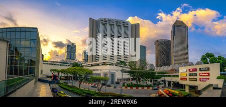 Marina Square mall with Pan Pacific Hotel and Mandarin Oriental Hotel ...