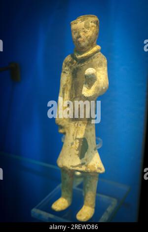 Figure of the Vinca culture, neolithic, Bulgaria, Sa Bassa Blanca ...