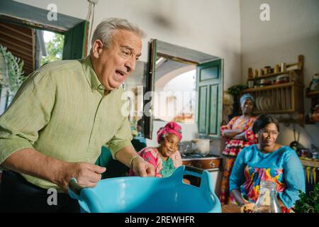 COMO DIOS MANDA (2023), directed by PAZ JIMENEZ. Credit: ATRESMEDIA ...