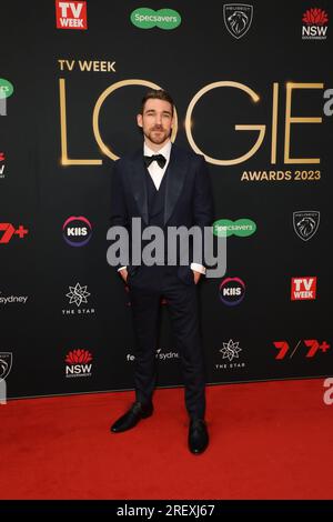 k-os arrives on the red carpet at the iHeartRadio MMVAs in Toronto on ...
